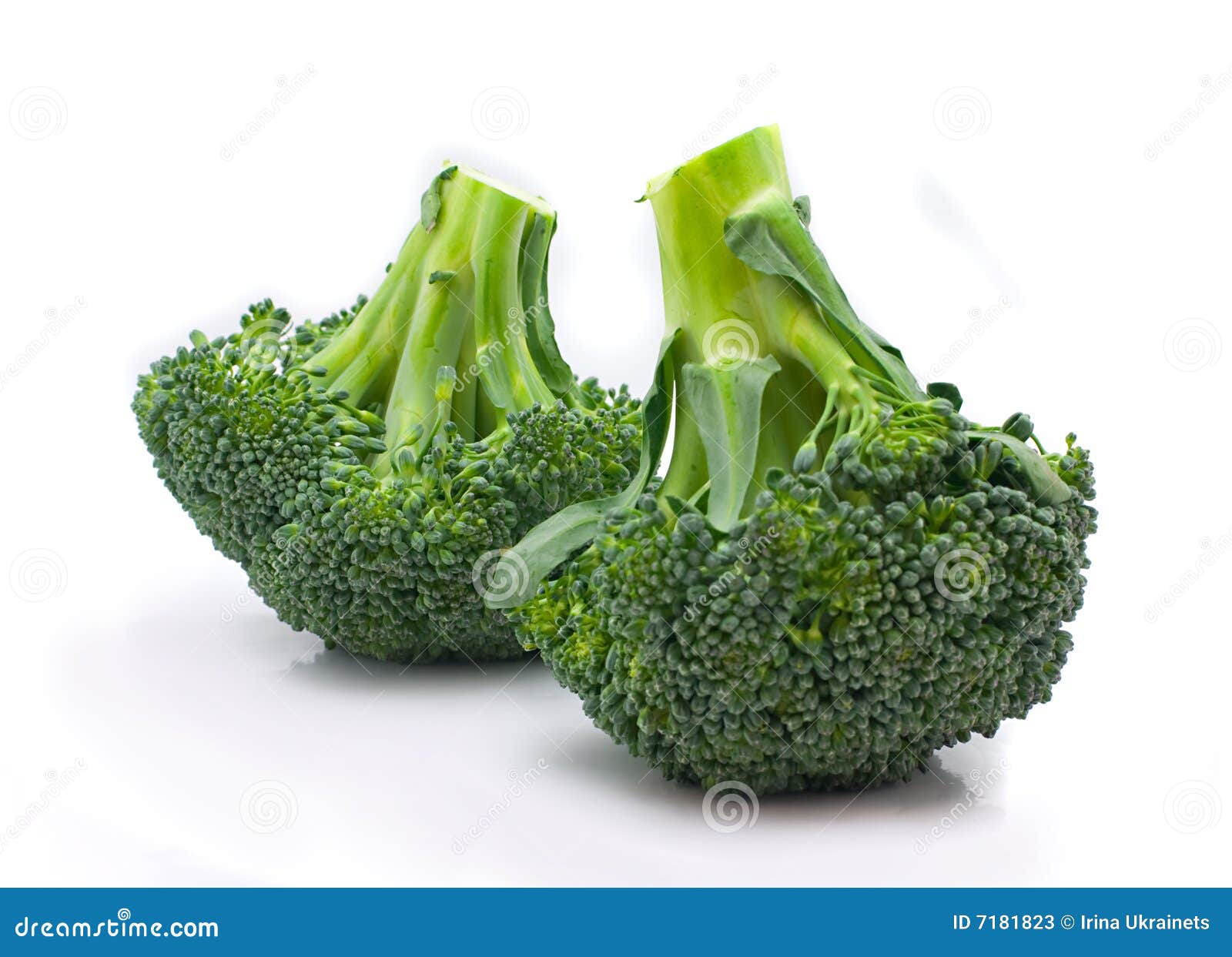 Broccolo immagine stock. Immagine di alimento, nutriente - 7181823