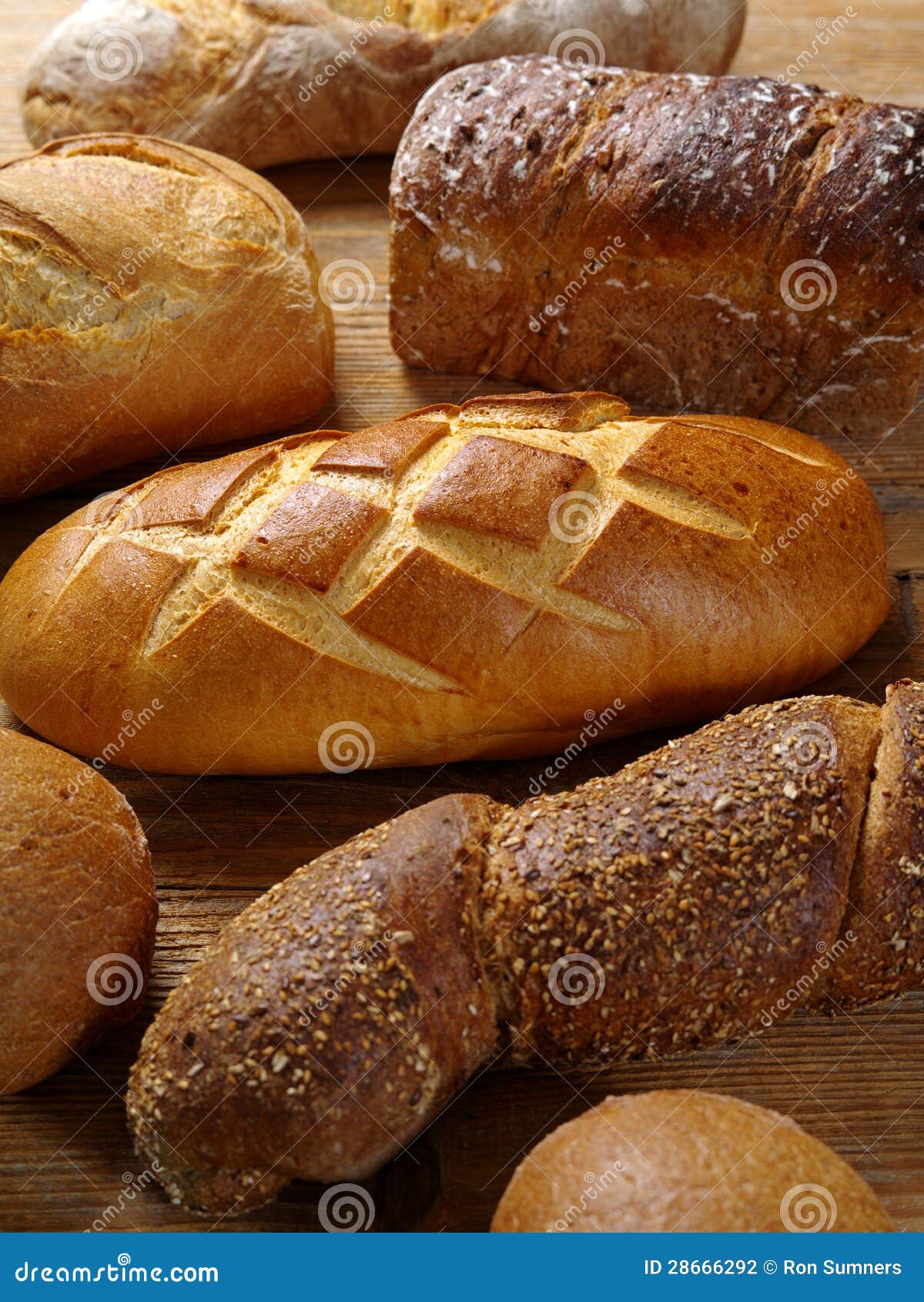 Broden van gebakken brood stock foto. Image of lunch - 28666292