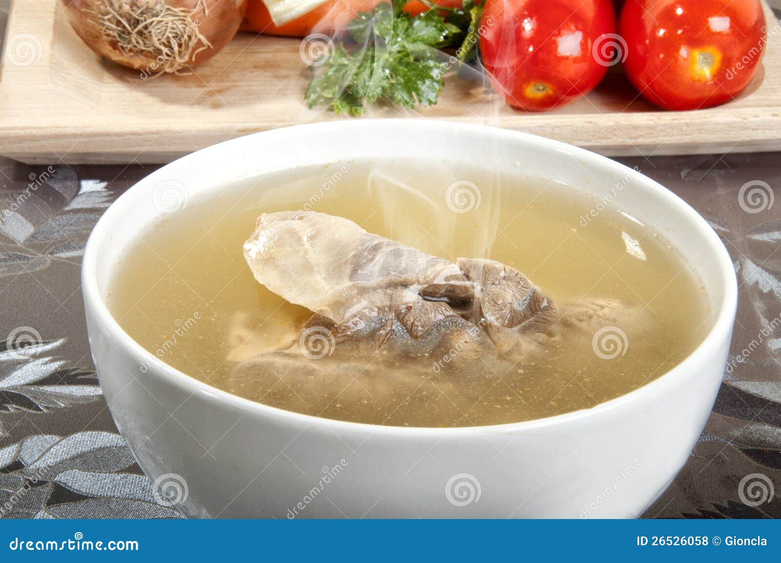 Brodo Di Manzo Con Una Parte Del Vitello Fotografia Stock - Immagine di ...