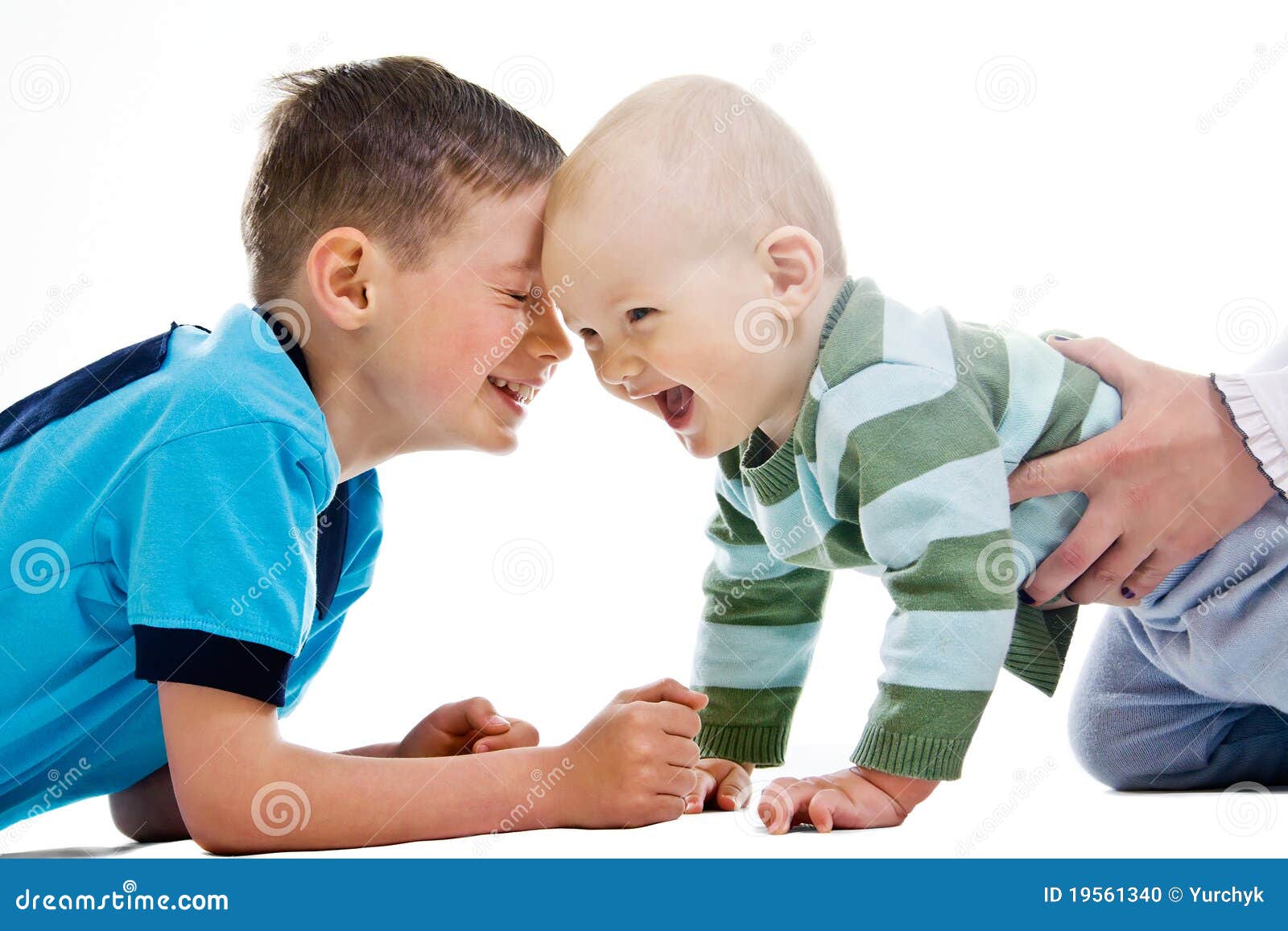 Broers stock foto. Image of gelukkig, broers, aanbiddelijk - 19561340