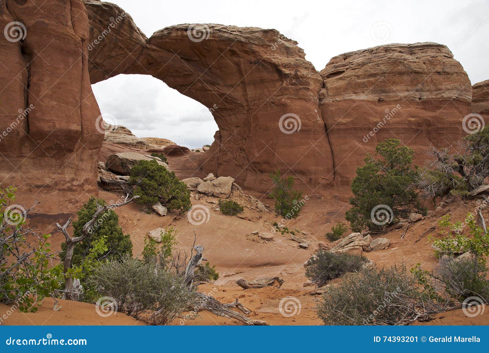 Broken Arch, Arches National Park, Moab Utah Stock Image - Image of ...