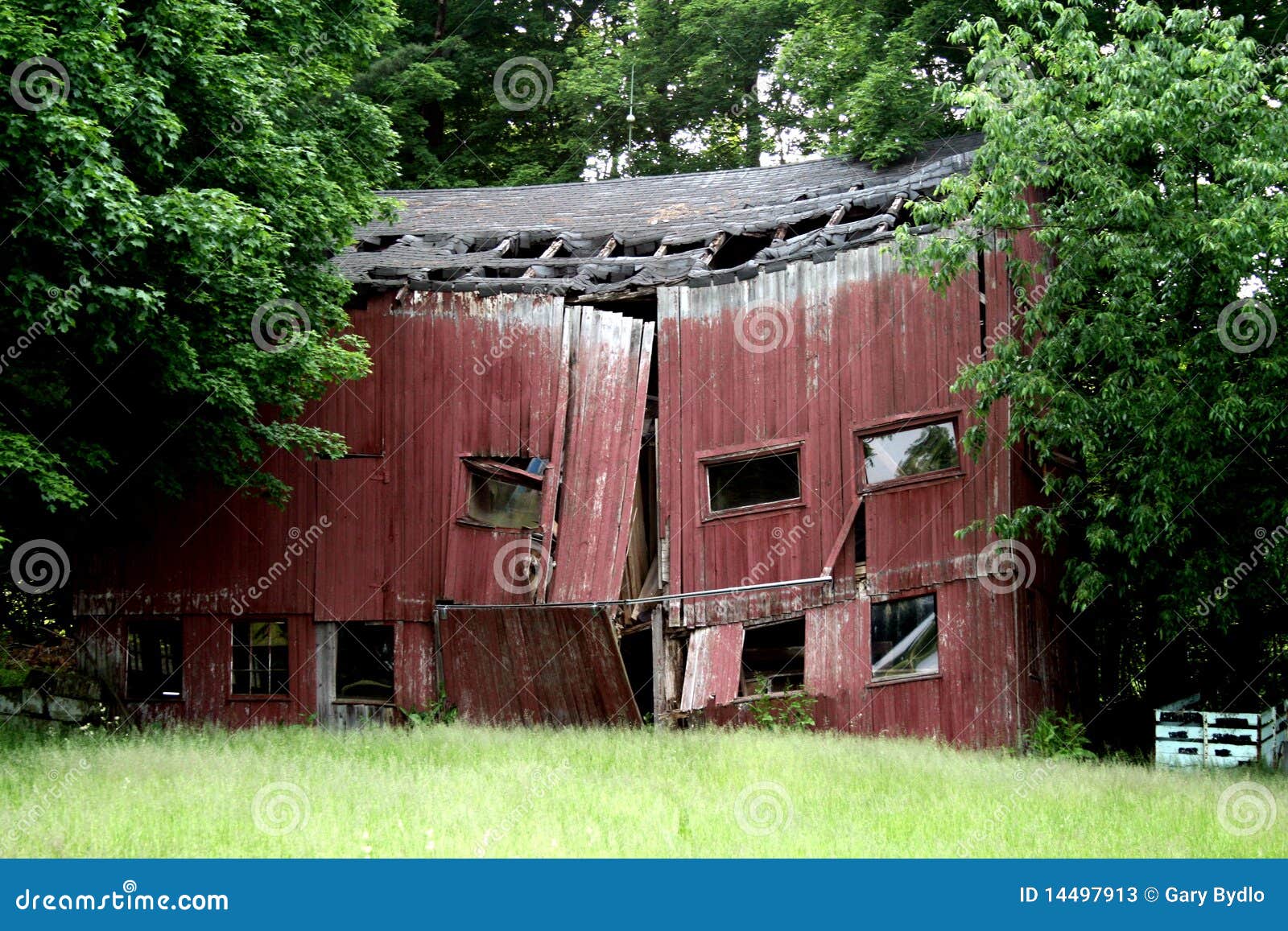 Broken Barn stock image. Image of outdoors, outdoor, country - 14497913