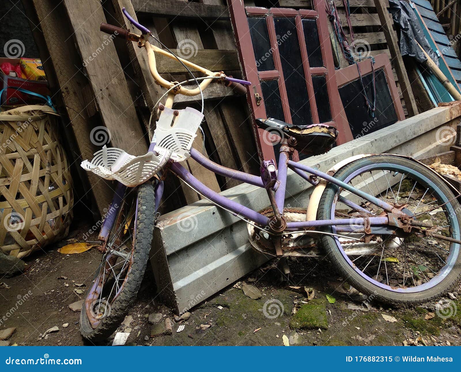 Broken bike rusty stock image. Image of rusty, wheels - 176882315