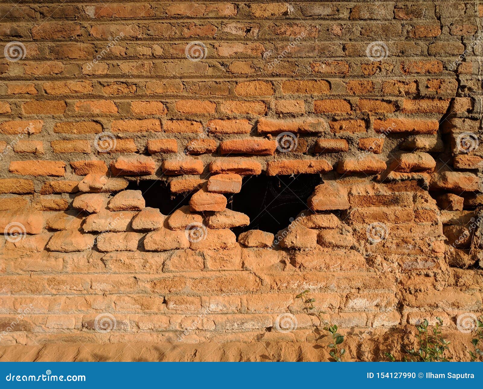 Broken Brick Wall Texture Background Stock Photo - Image of grunge ...