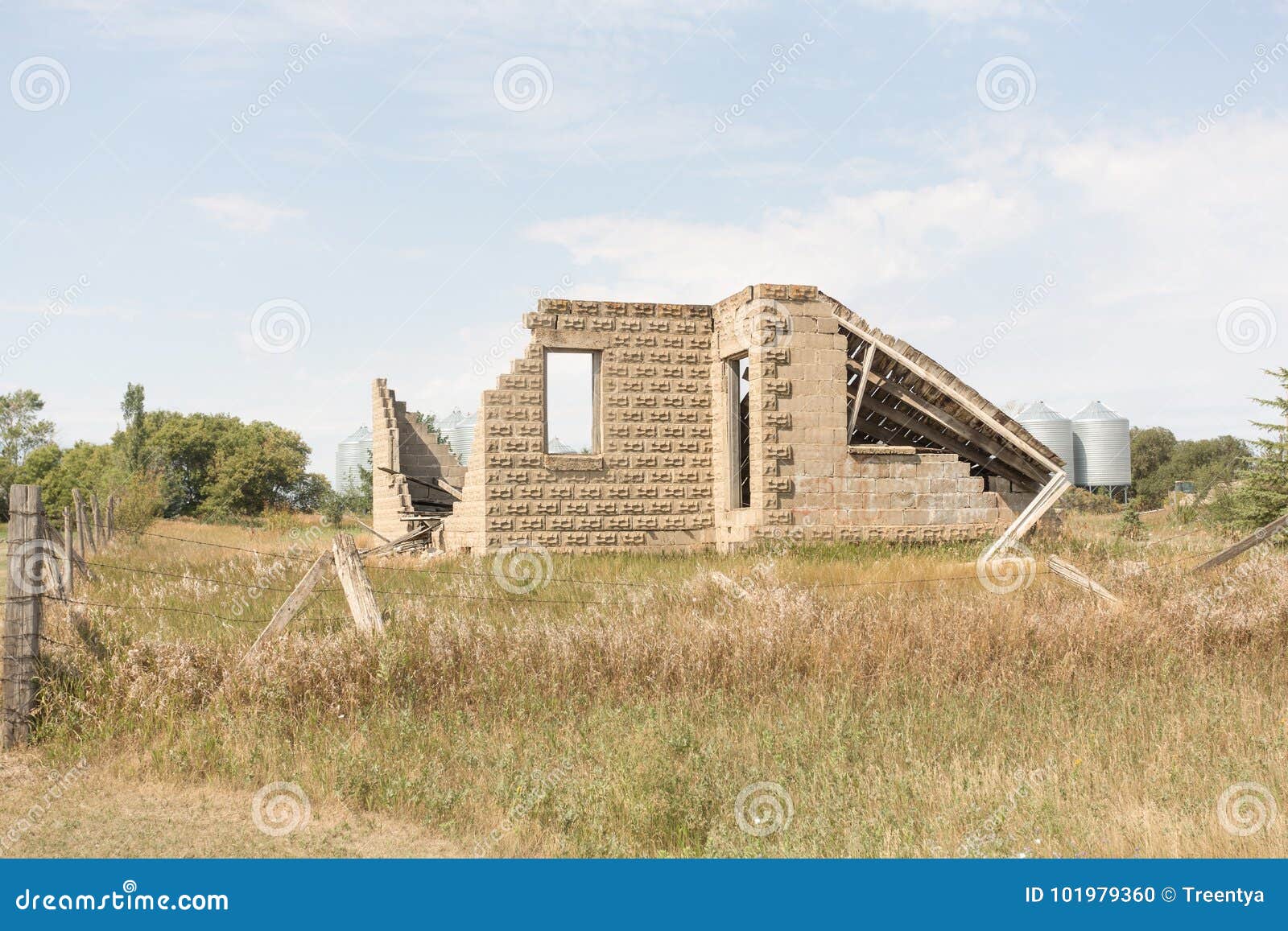 Broken building stock photo. Image of cement, ruins - 101979360