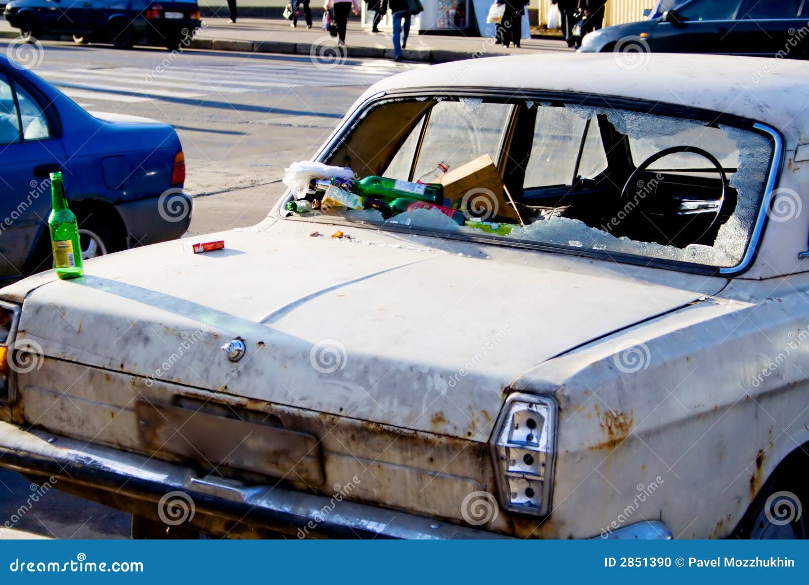 Broken Car Picture. Image: 2851390