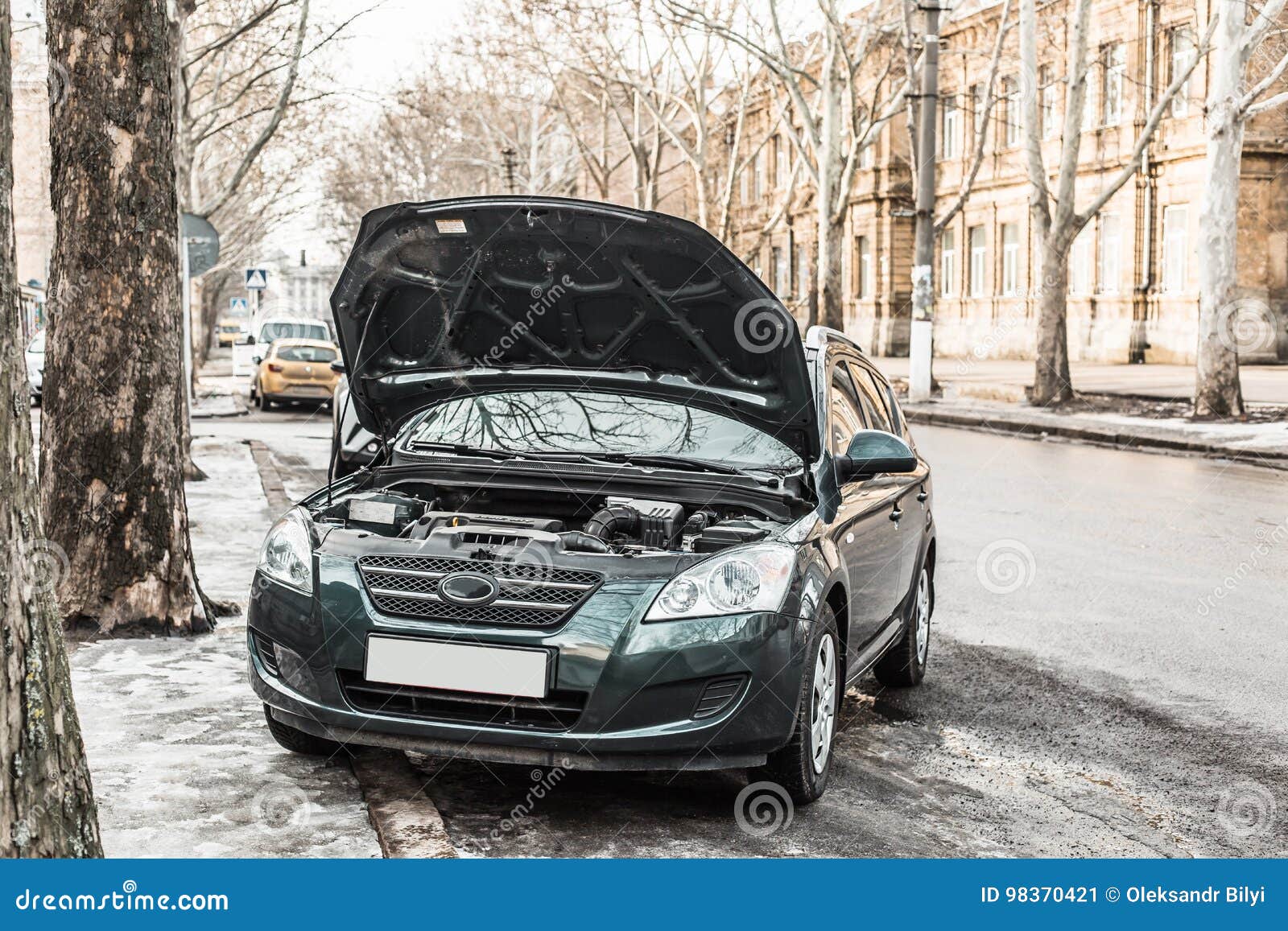 Broken Car without a Driver Stock Image - Image of light, people: 98370421