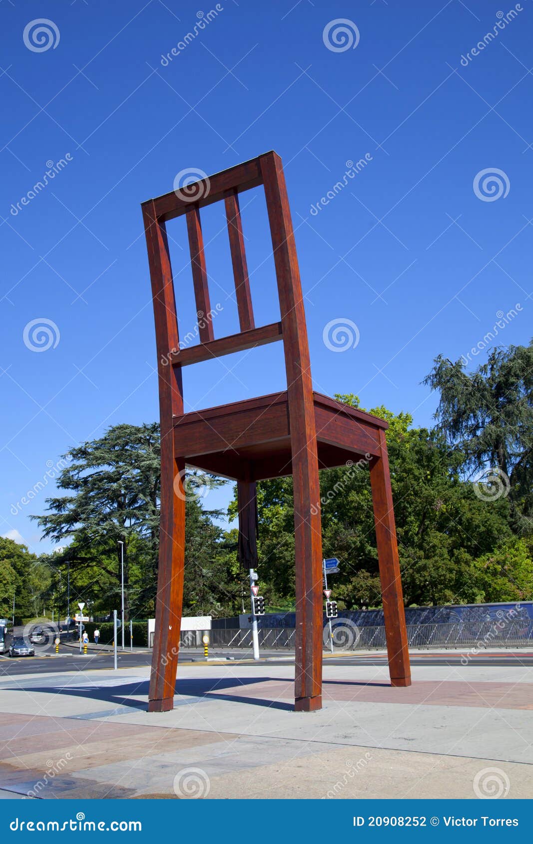 Broken Chair Monument in Geneve Editorial Photography - Image of ...