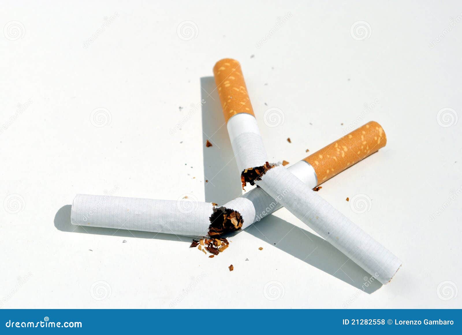 Broken cigaretter två arkivfoto. Bild av ändra, livstid - 21282558