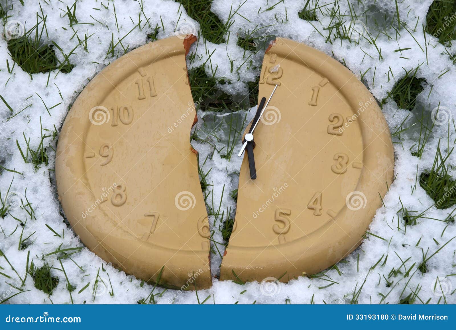 Broken Clock Face in the Snow Stock Photo - Image of frozen, mean: 33193180