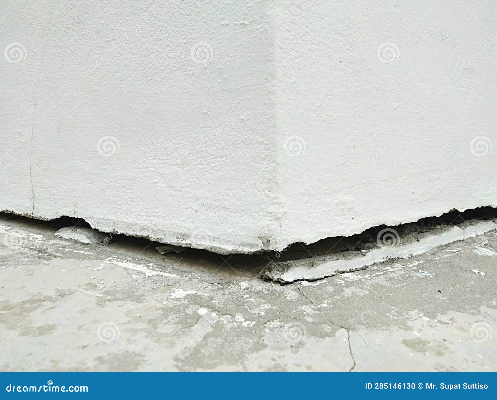 Broken Concrete Wall Non-standard Structure Stock Photo - Image of ...