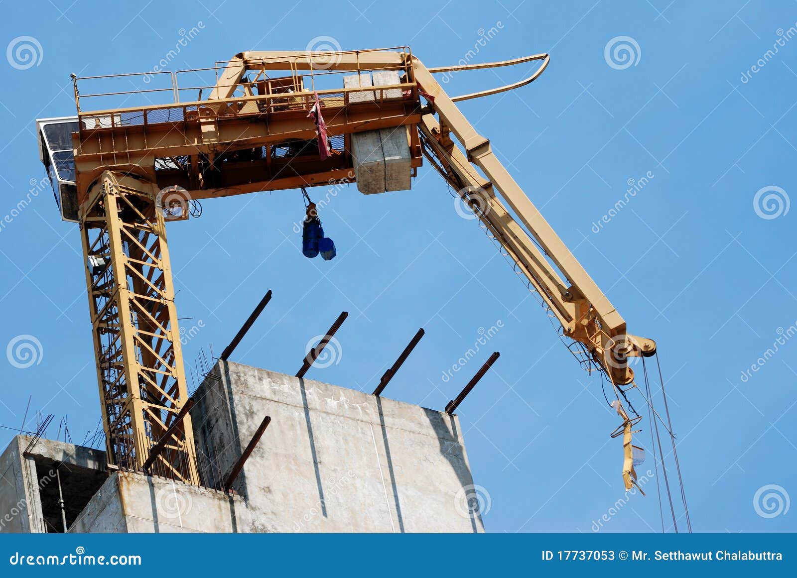 Broken Crane stock image. Image of frame, tower, development - 17737053