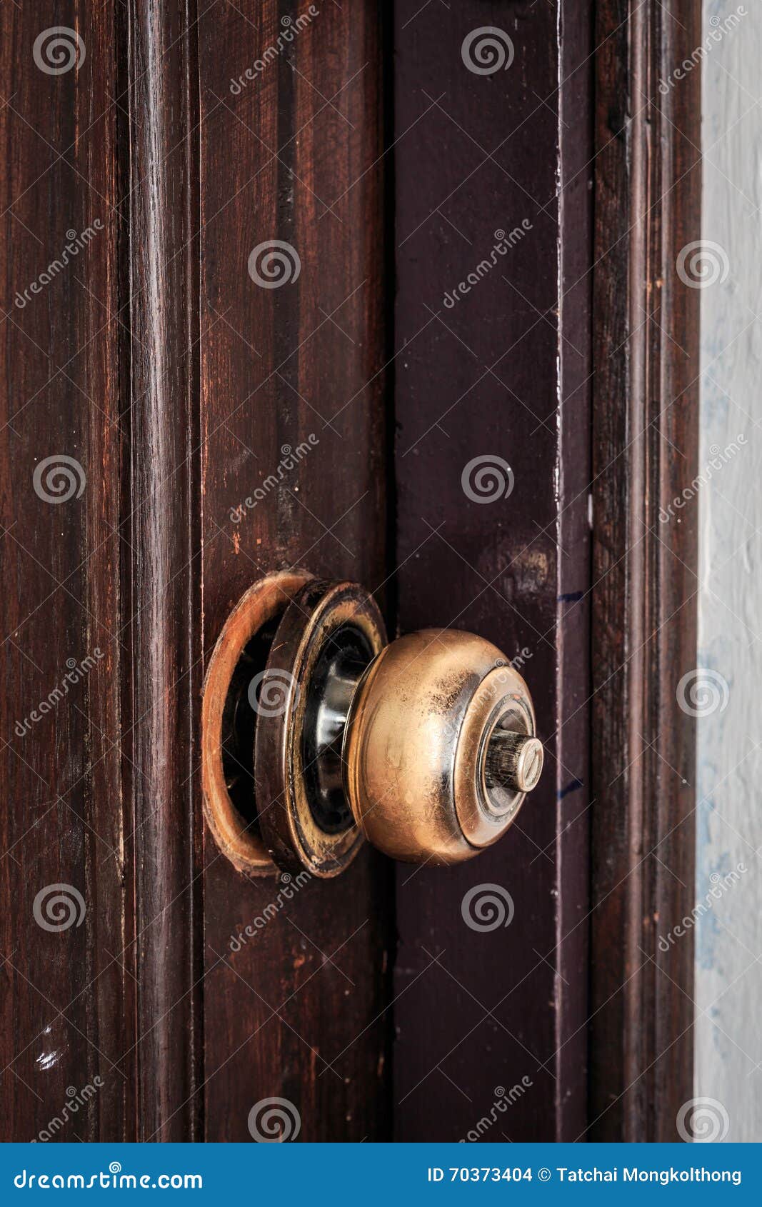 Broken door knob stock photo. Image of broken, aged, repair - 70373404