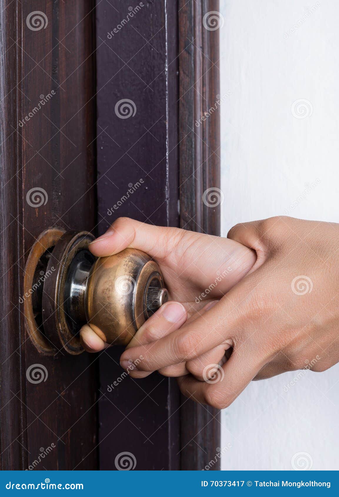 Broken door knob stock image. Image of hand, brass, handle - 70373417