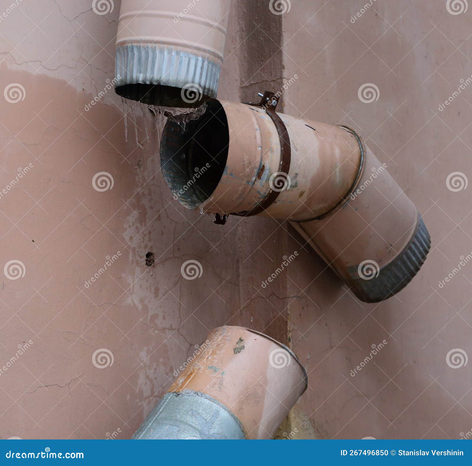 Broken Downpipe on the Wall of the House Stock Photo - Image of pipe ...
