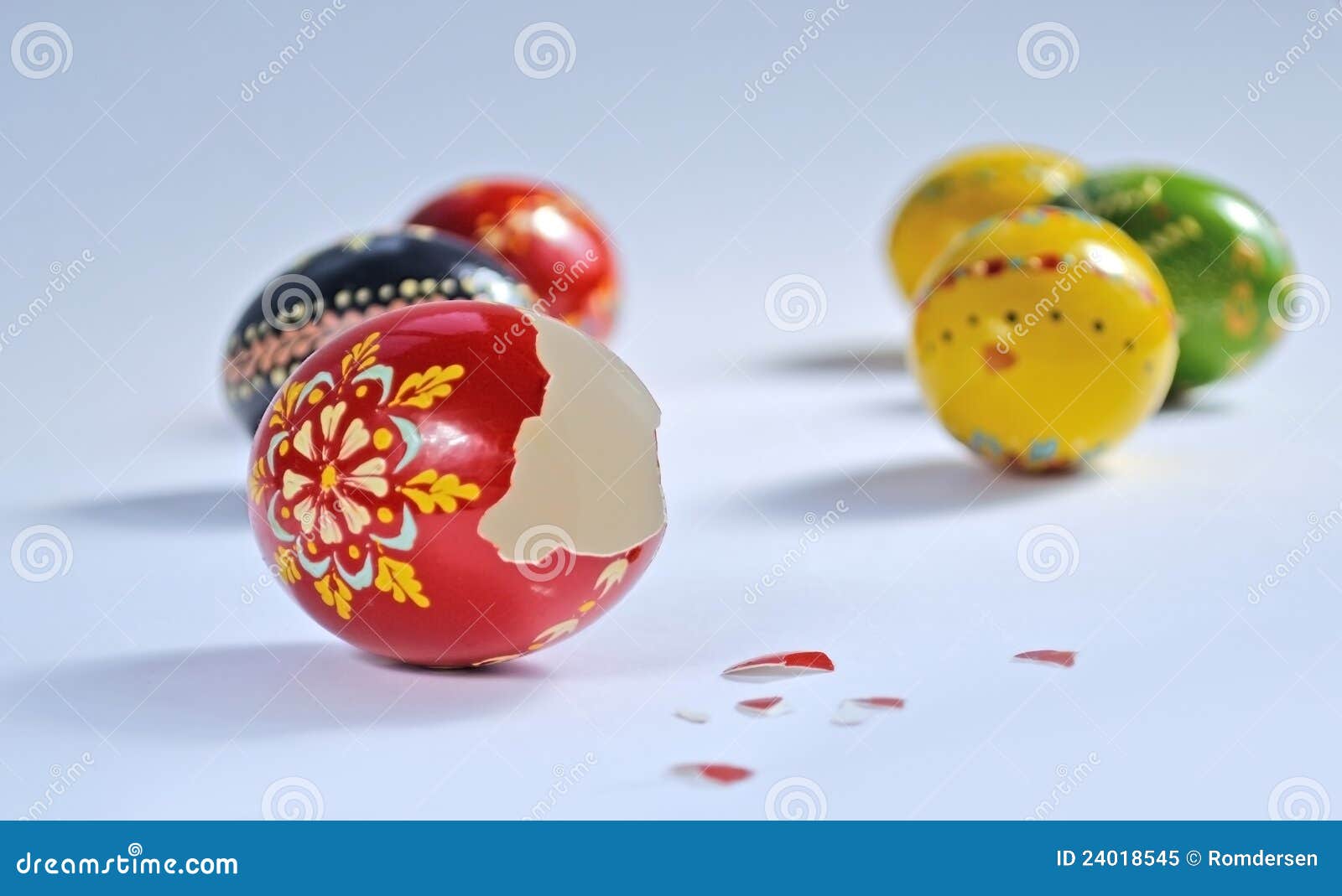 Broken Easter egg stock image. Image of creativity, beautiful - 24018545