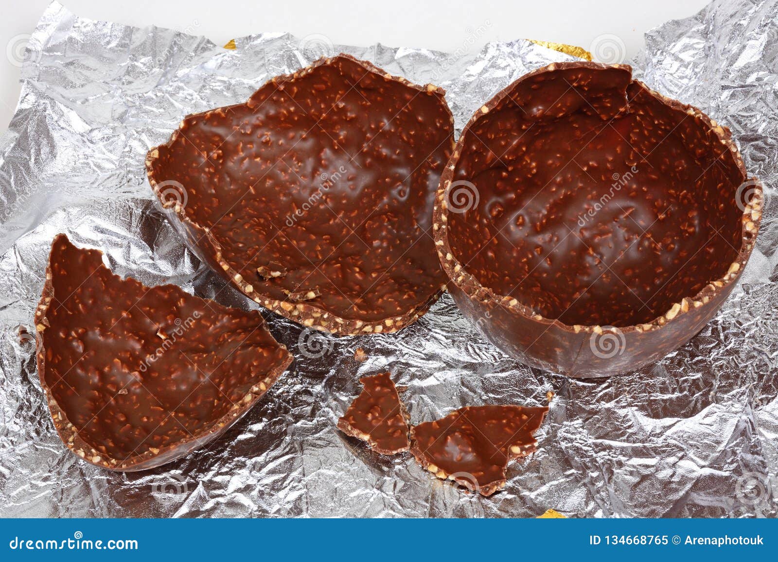 Broken Easter egg. stock image. Image of praline, treat - 134668765