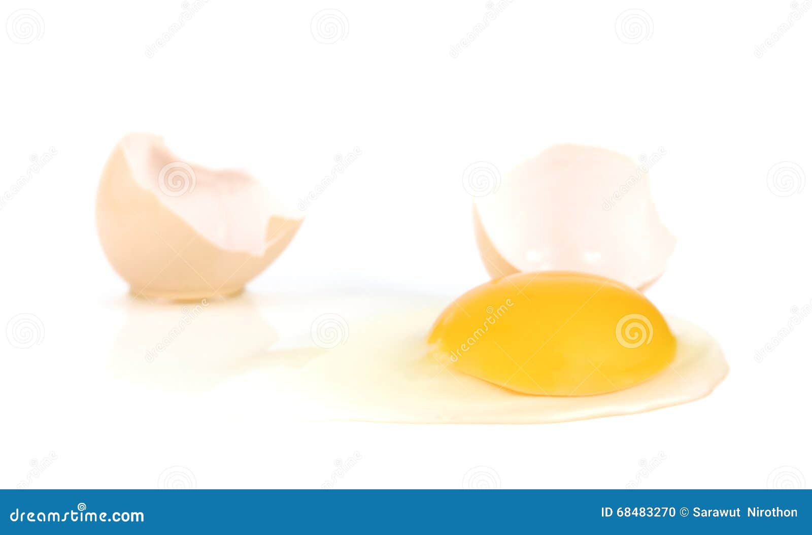 Broken Egg,Cracked Egg on White Background. Stock Photo - Image of yolk ...