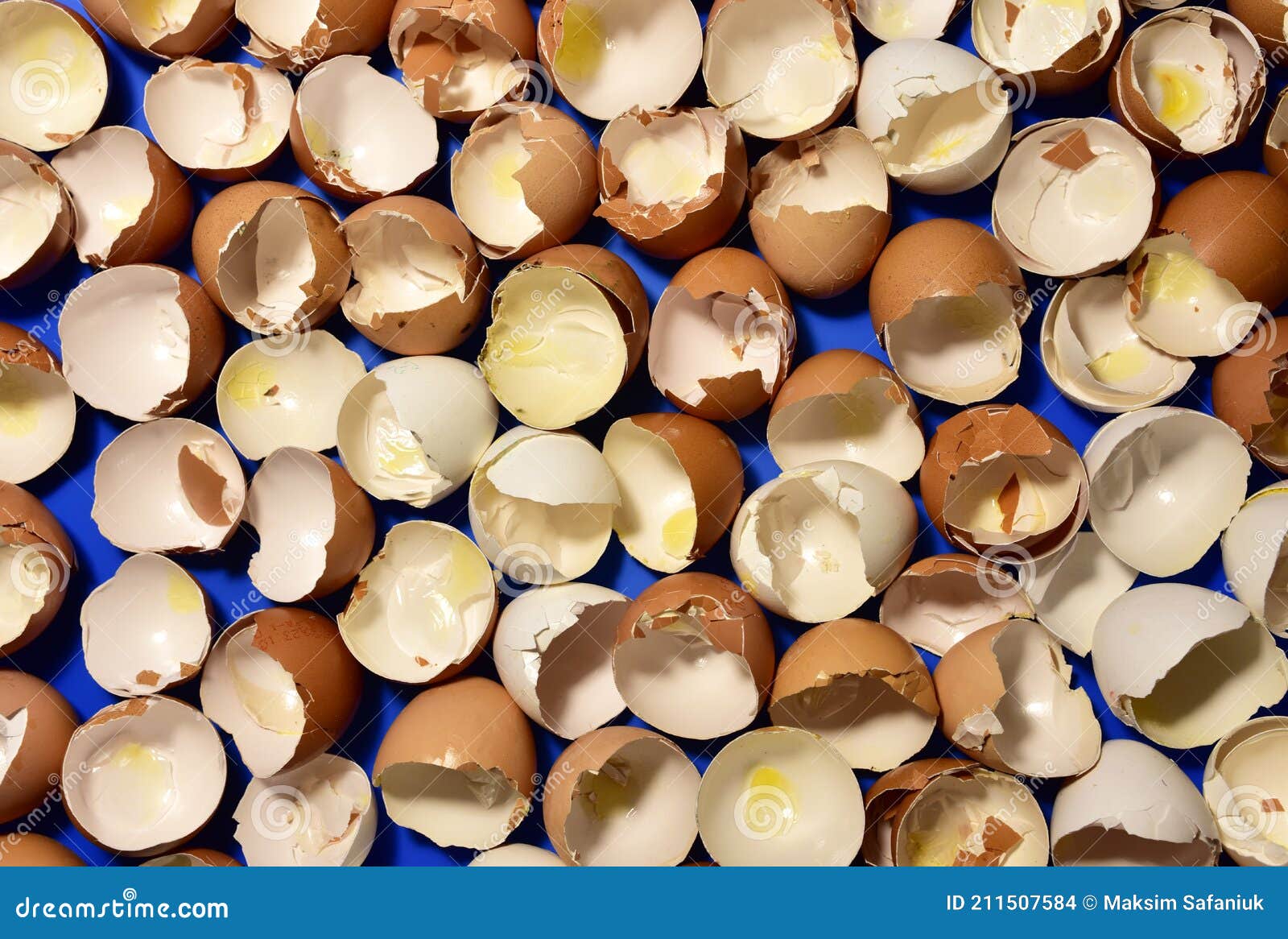 Broken Egg Shel Background. Chicken Cracked Eggs Stock Photo - Image of ...