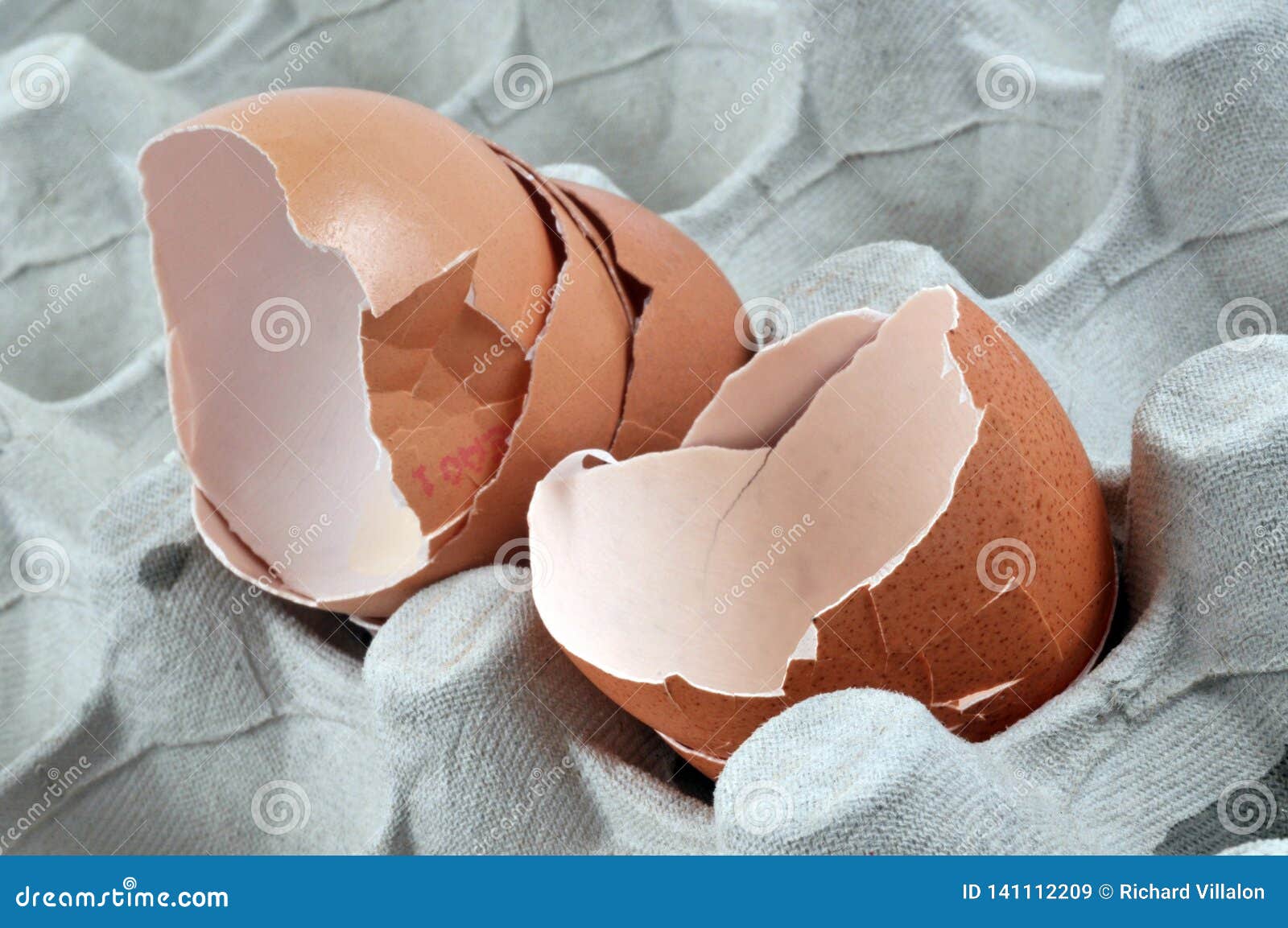 Broken Egg Shells in an Egg Box Stock Image - Image of meal, shells ...