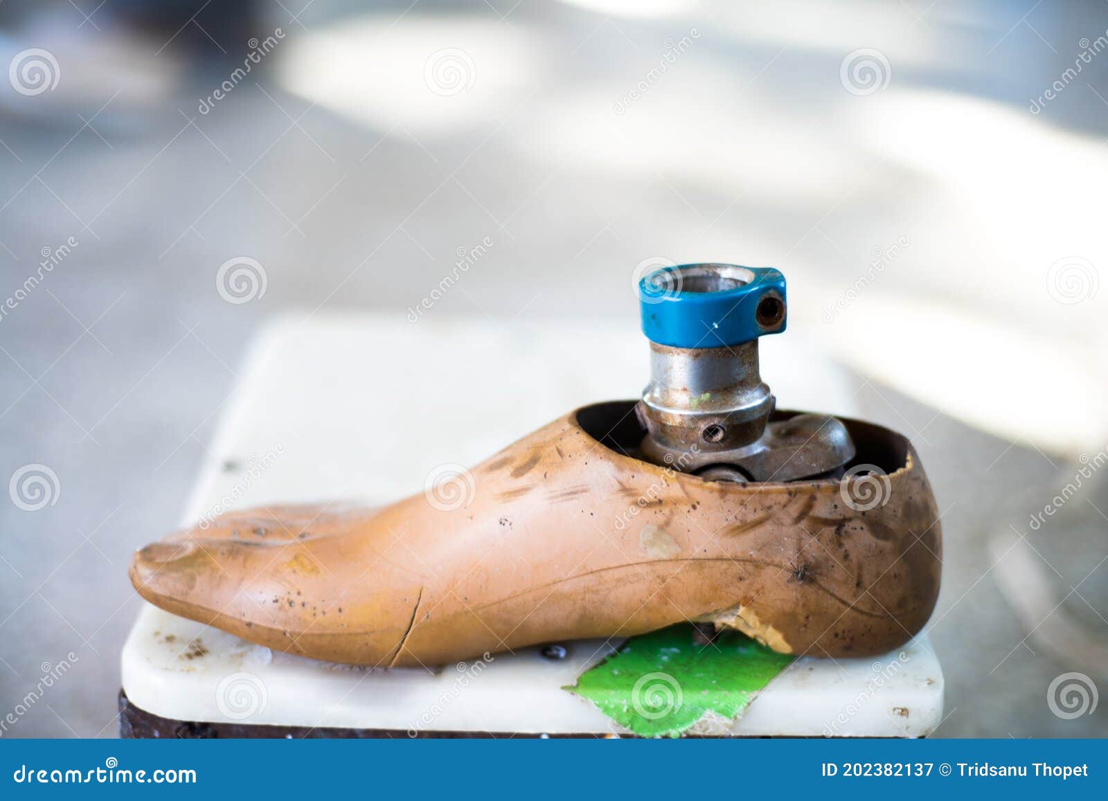 Broken foot prosthesis stock image. Image of healthy - 202382137