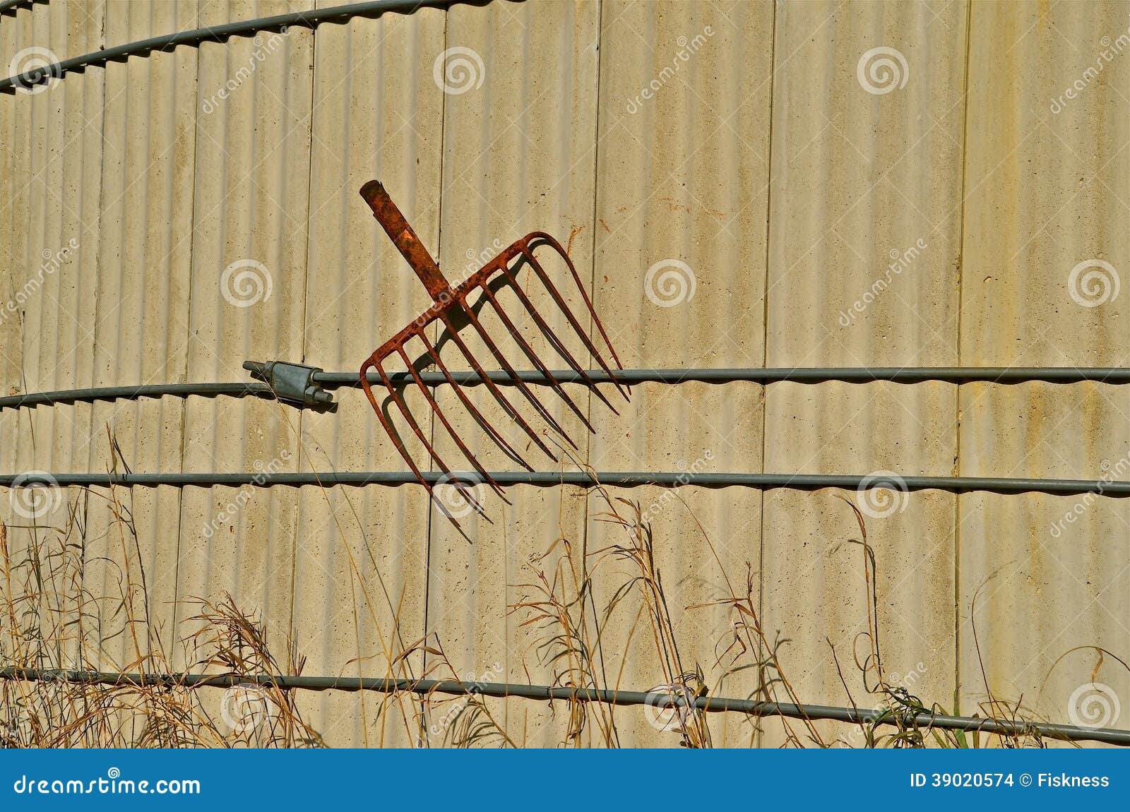 Broken Fork Stock Photo | CartoonDealer.com #30123234