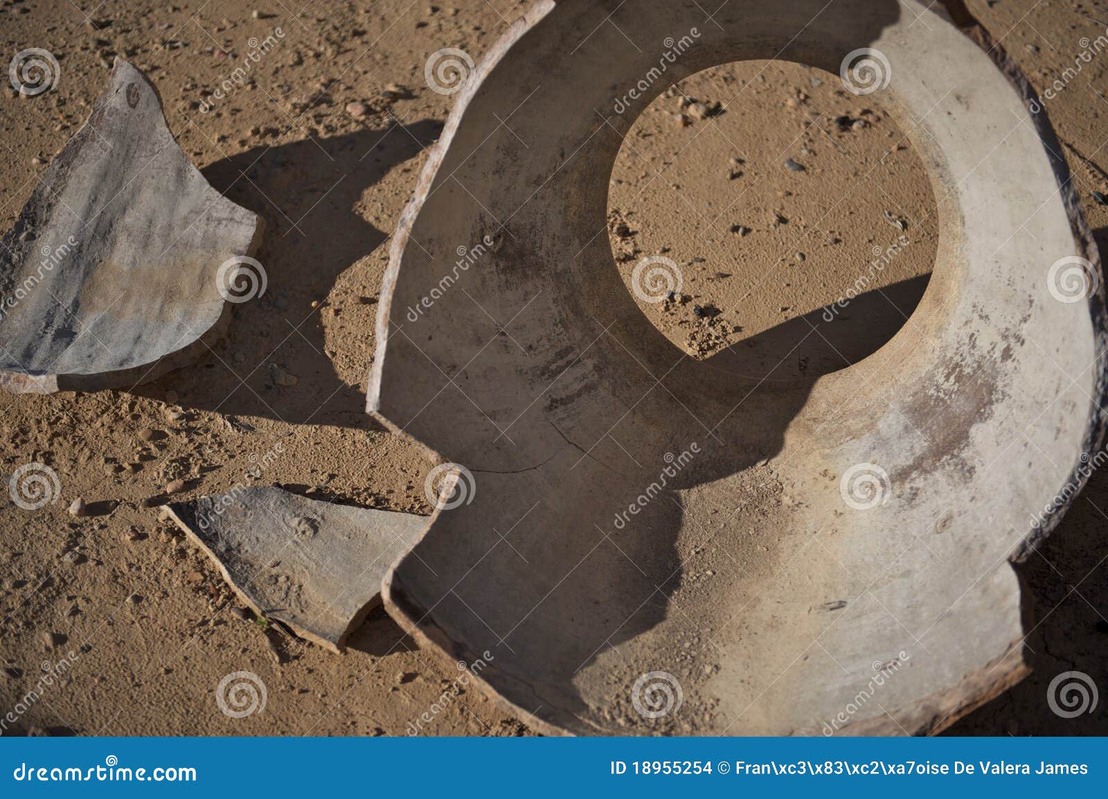 Broken jar stock photo. Image of terracotta, fragments - 18955254