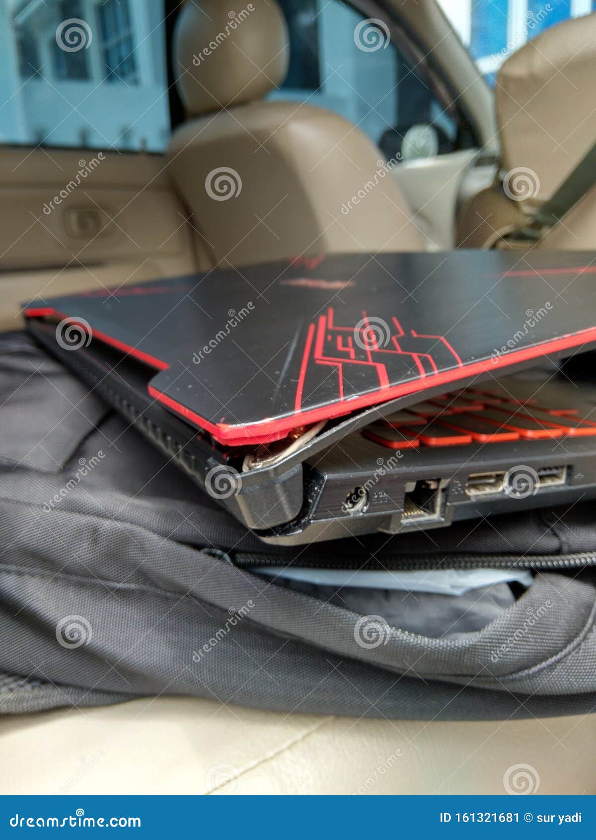 Broken laptop stock image. Image of laptop, broken, drop - 161321681