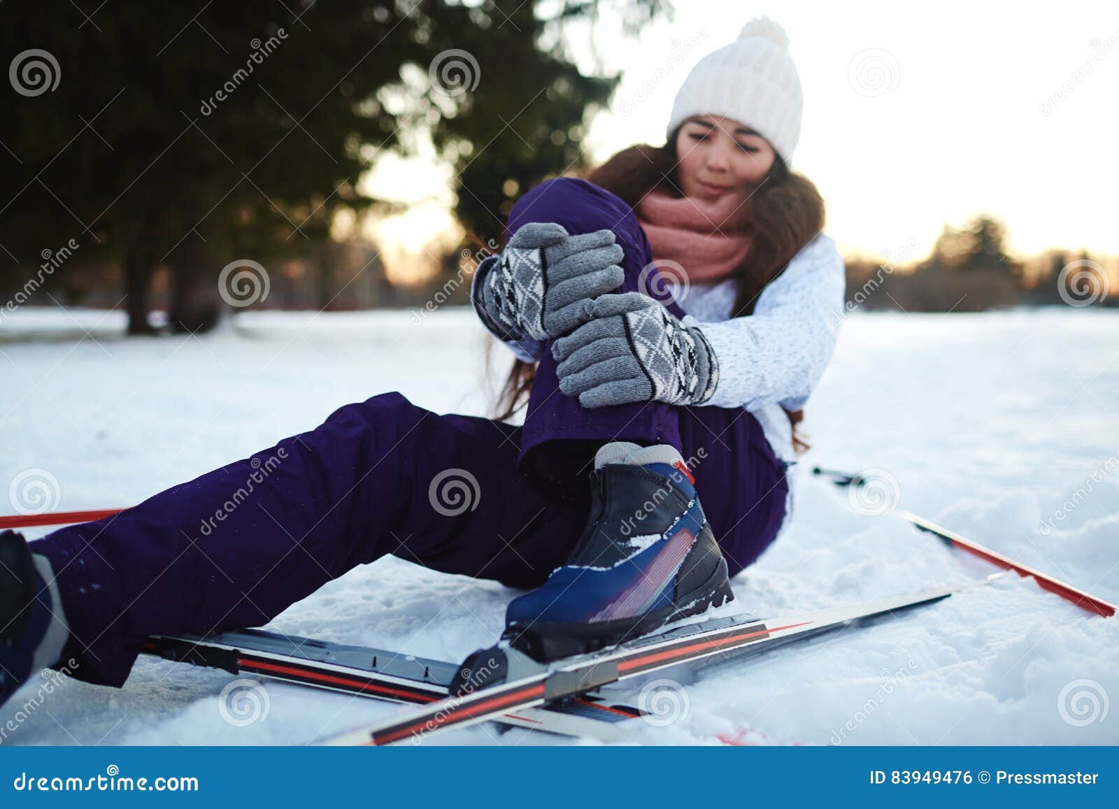 Broken leg stock photo. Image of training, resort, snow - 83949476