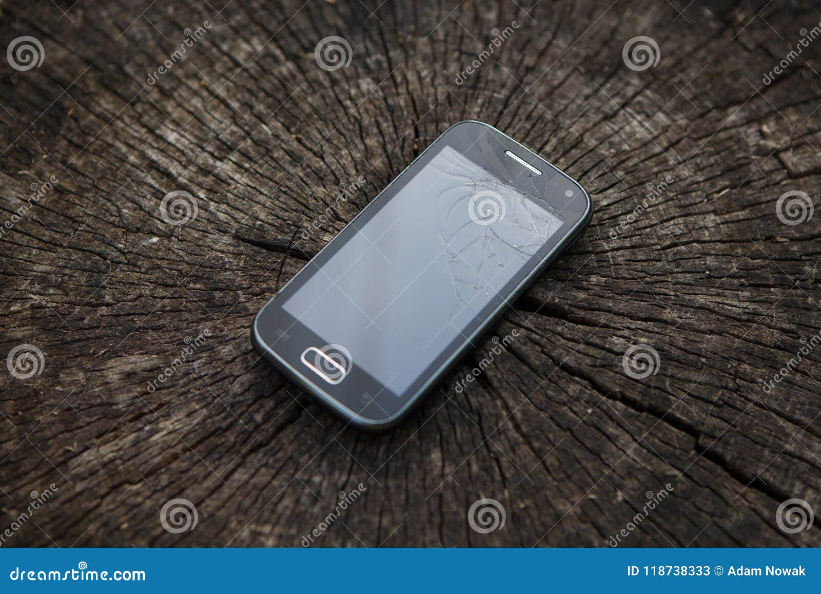 Broken mobile phone. stock image. Image of cellphone - 118738333