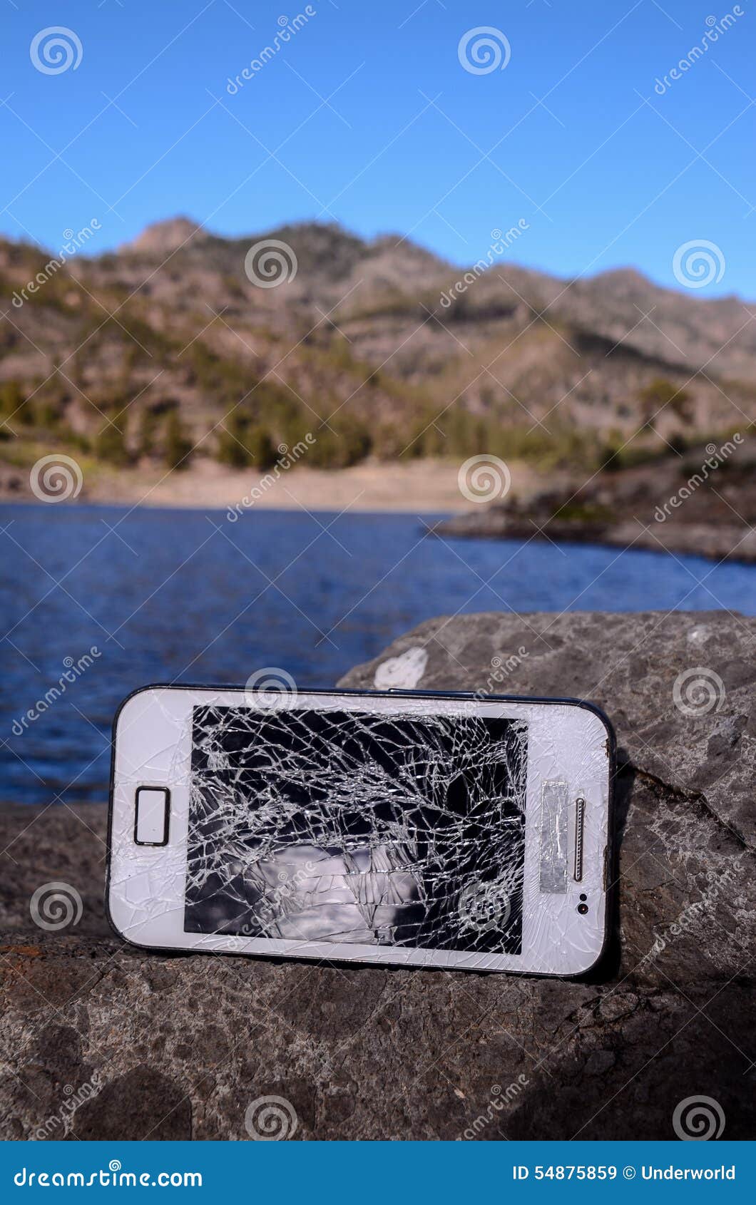 Broken Modern White Smartphone Stock Image - Image of digital, cellular ...