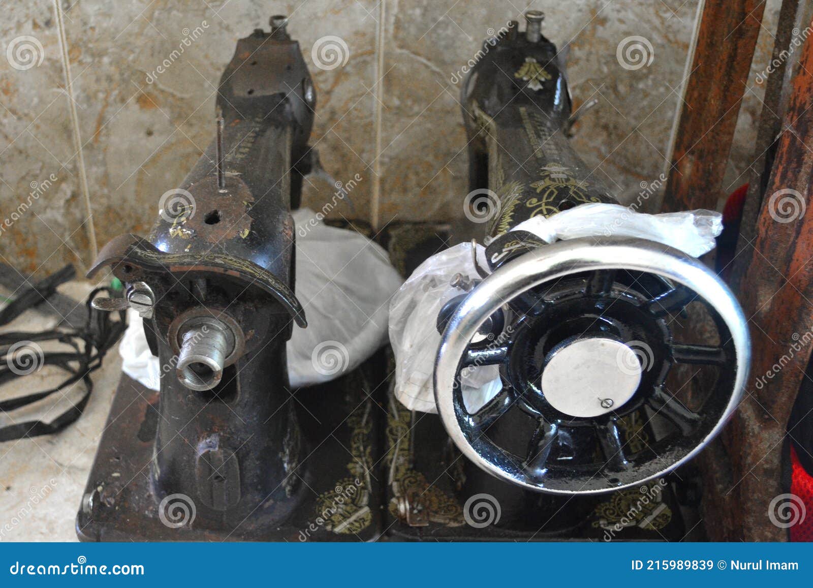 Broken old sewing machine stock image. Image of place - 215989839