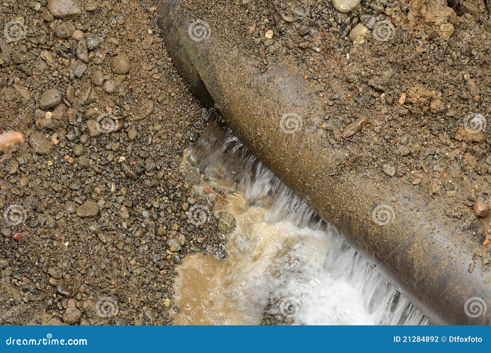 Broken Pipe stock photo. Image of fracture, leaking, water - 21284892
