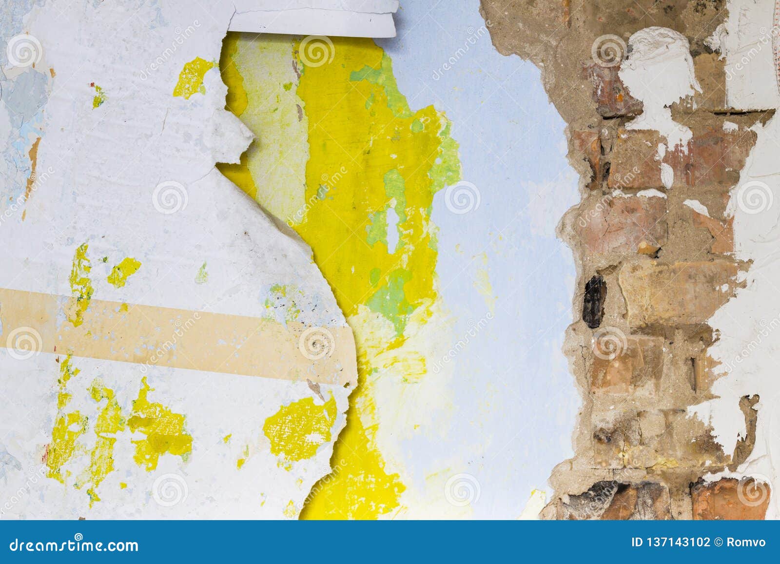 Broken Plaster and Wallpaper Stock Photo - Image of light, crack: 137143102