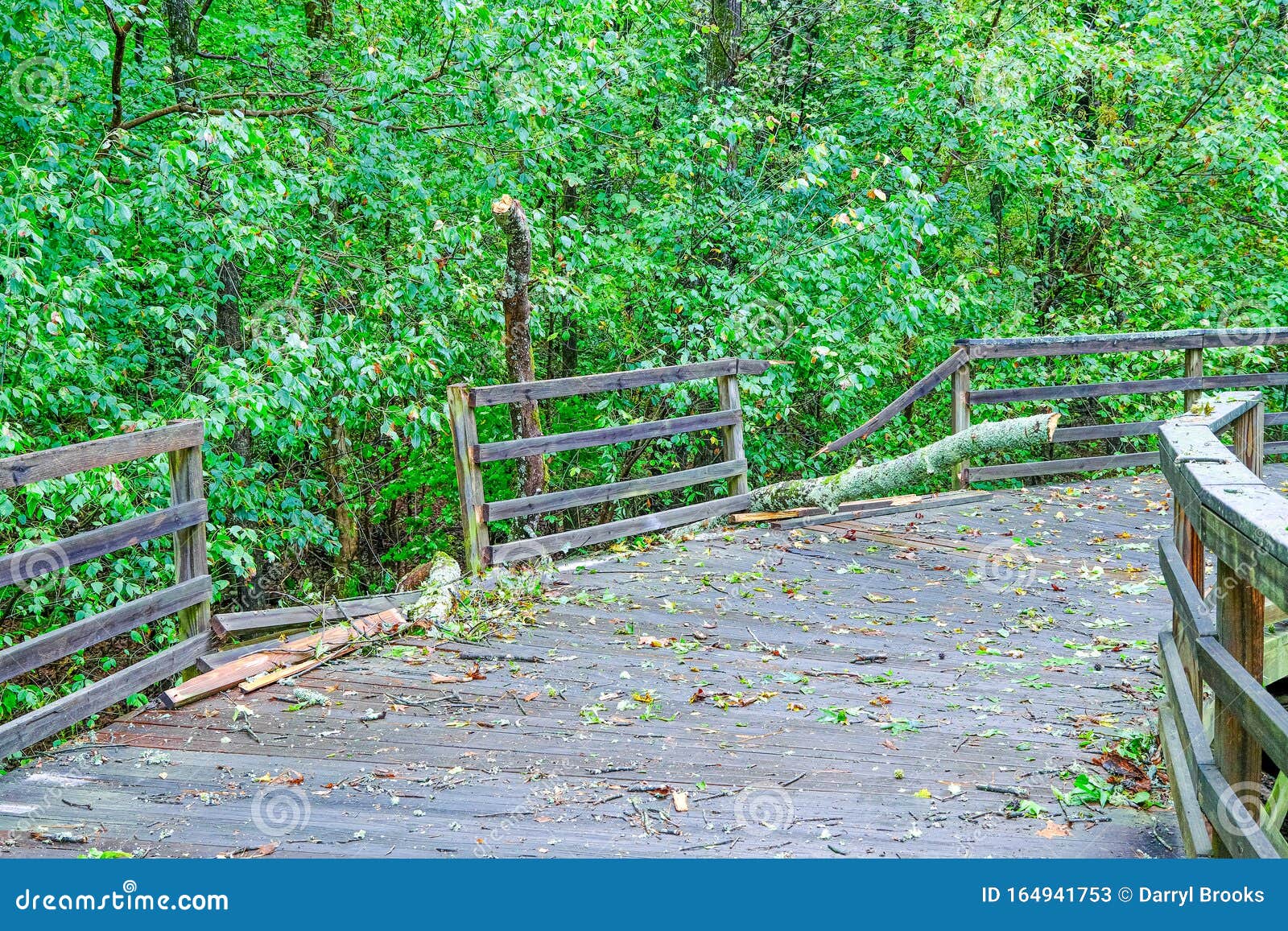 Broken Railing on Walkway stock image. Image of dangerous - 164941753
