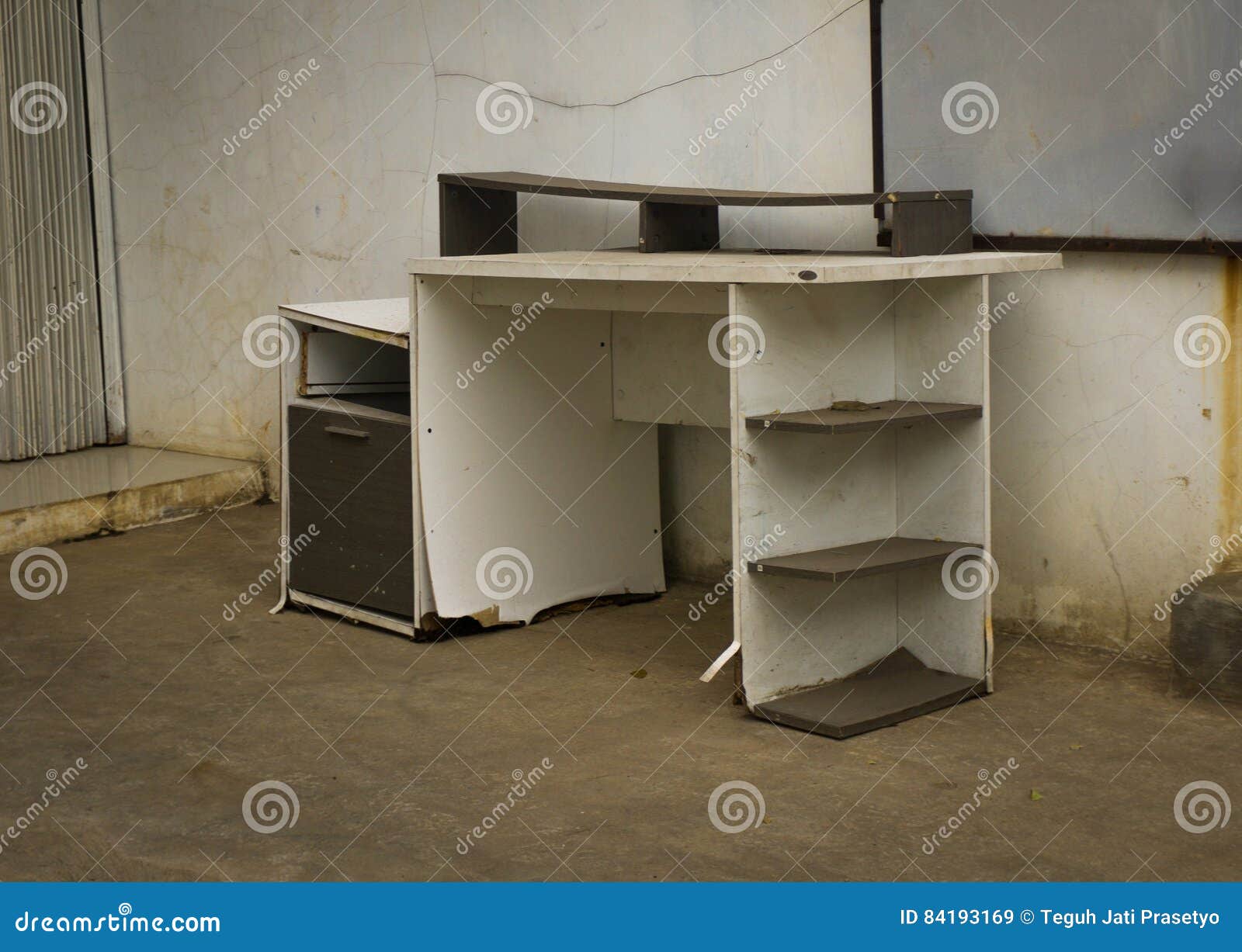 The Broken Table Abandoned Outside the Building Photo Taken in Jakarta ...