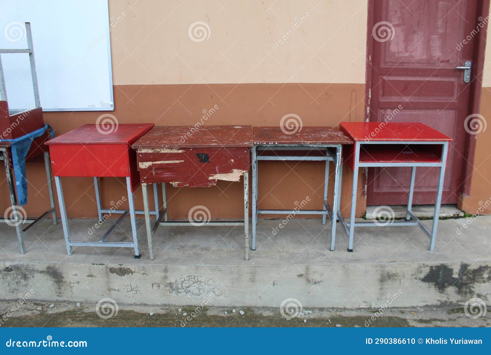 Broken Table stock photo. Image of room, house, desk - 290386610