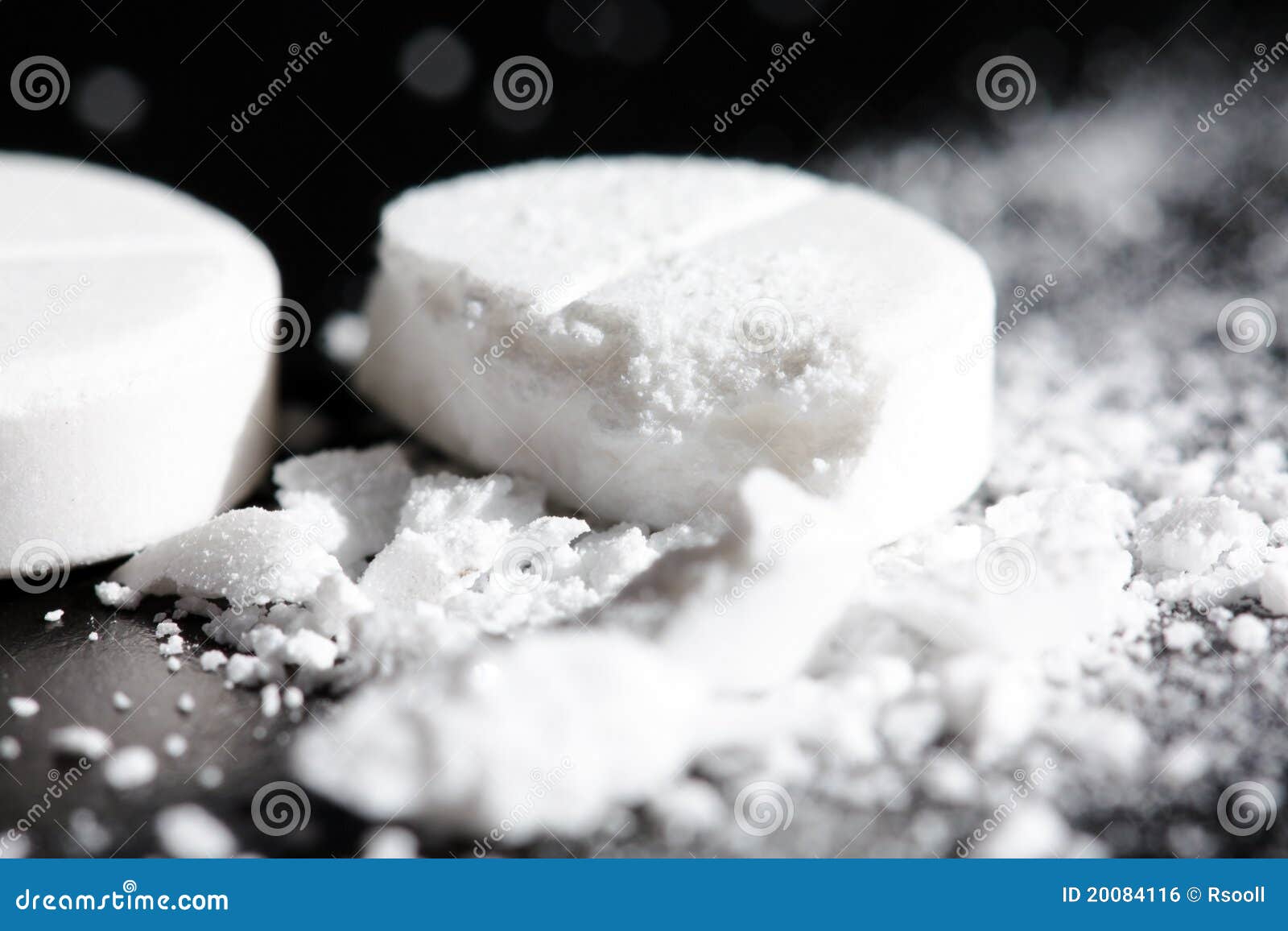 Broken tablet stock photo. Image of capsule, healthy - 20084116