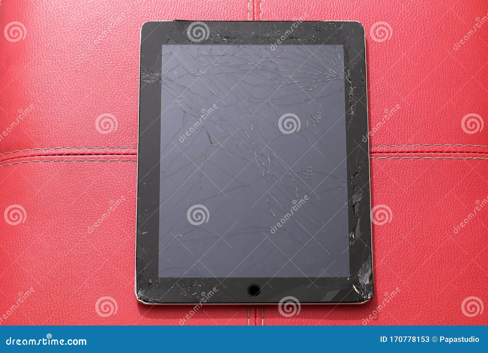 A broken tablet computer stock image. Image of crack - 170778153