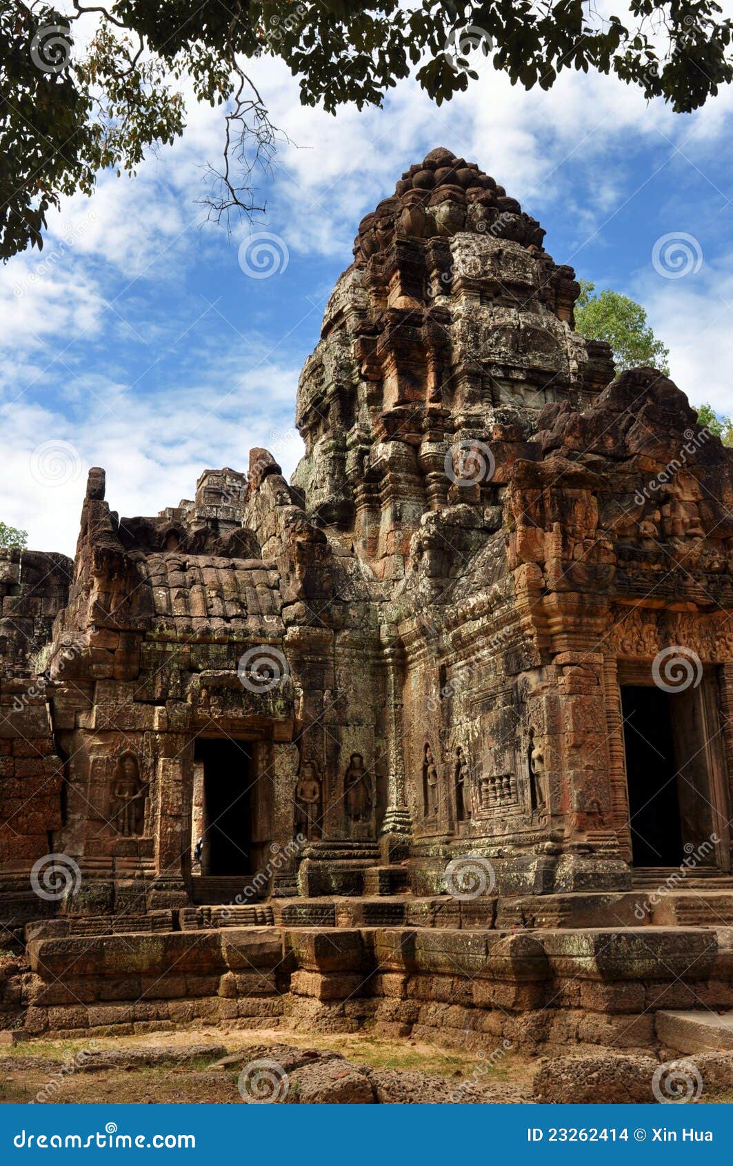 Broken Temple in Wat Ta Som Stock Photo - Image of buddhism, face: 23262414