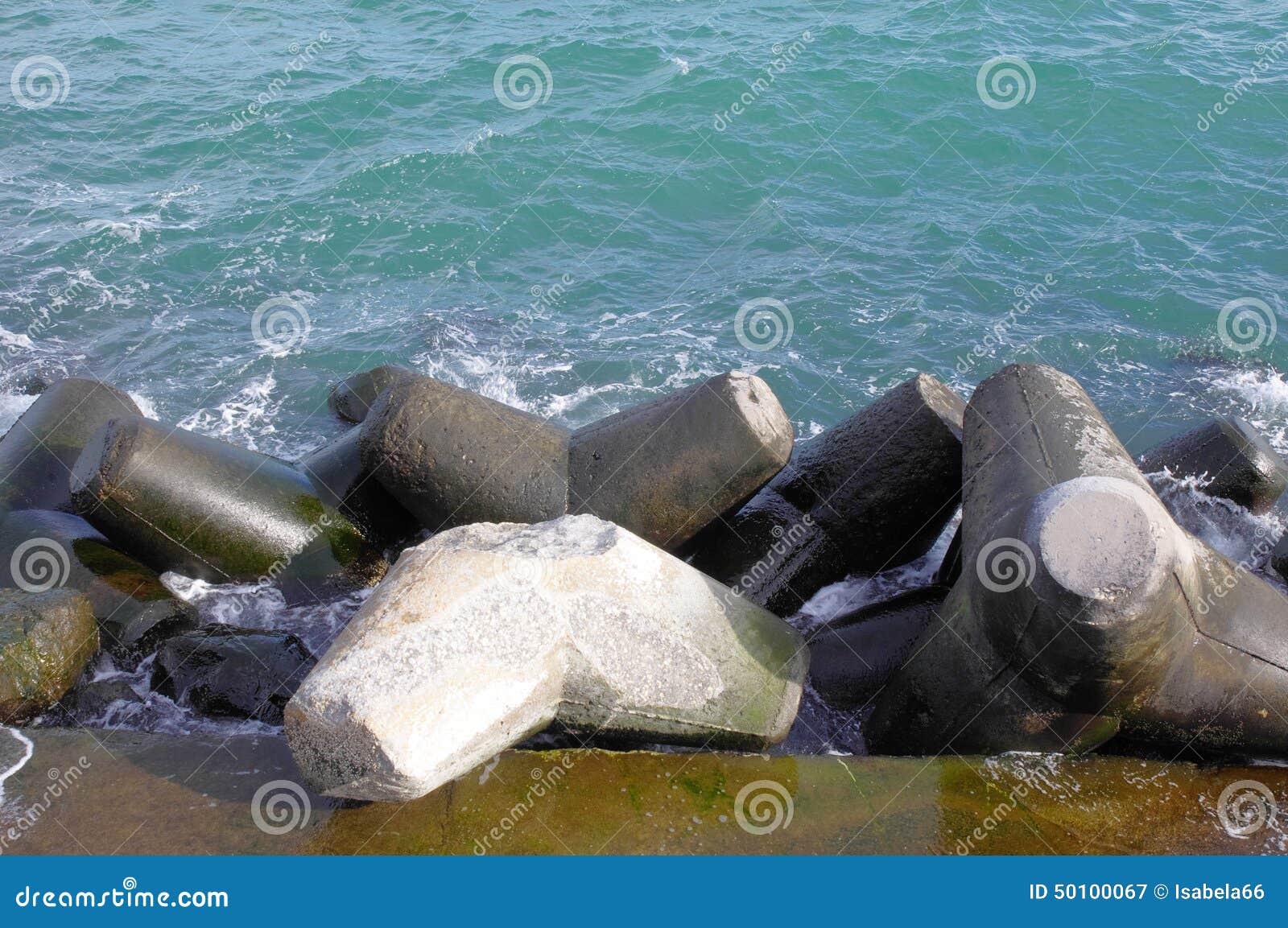 Broken Tetrapod on Breakwater Stock Image - Image of outdoor, cement ...