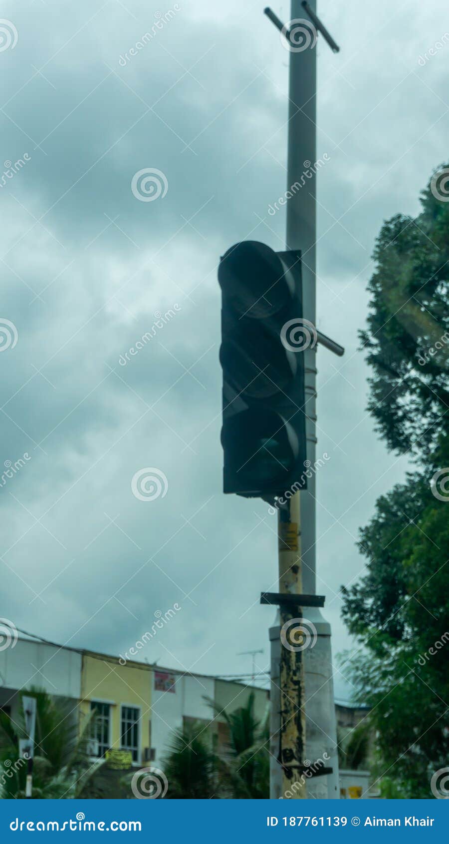 Broken Traffic Light with No Color Light Up Stock Image - Image of ...