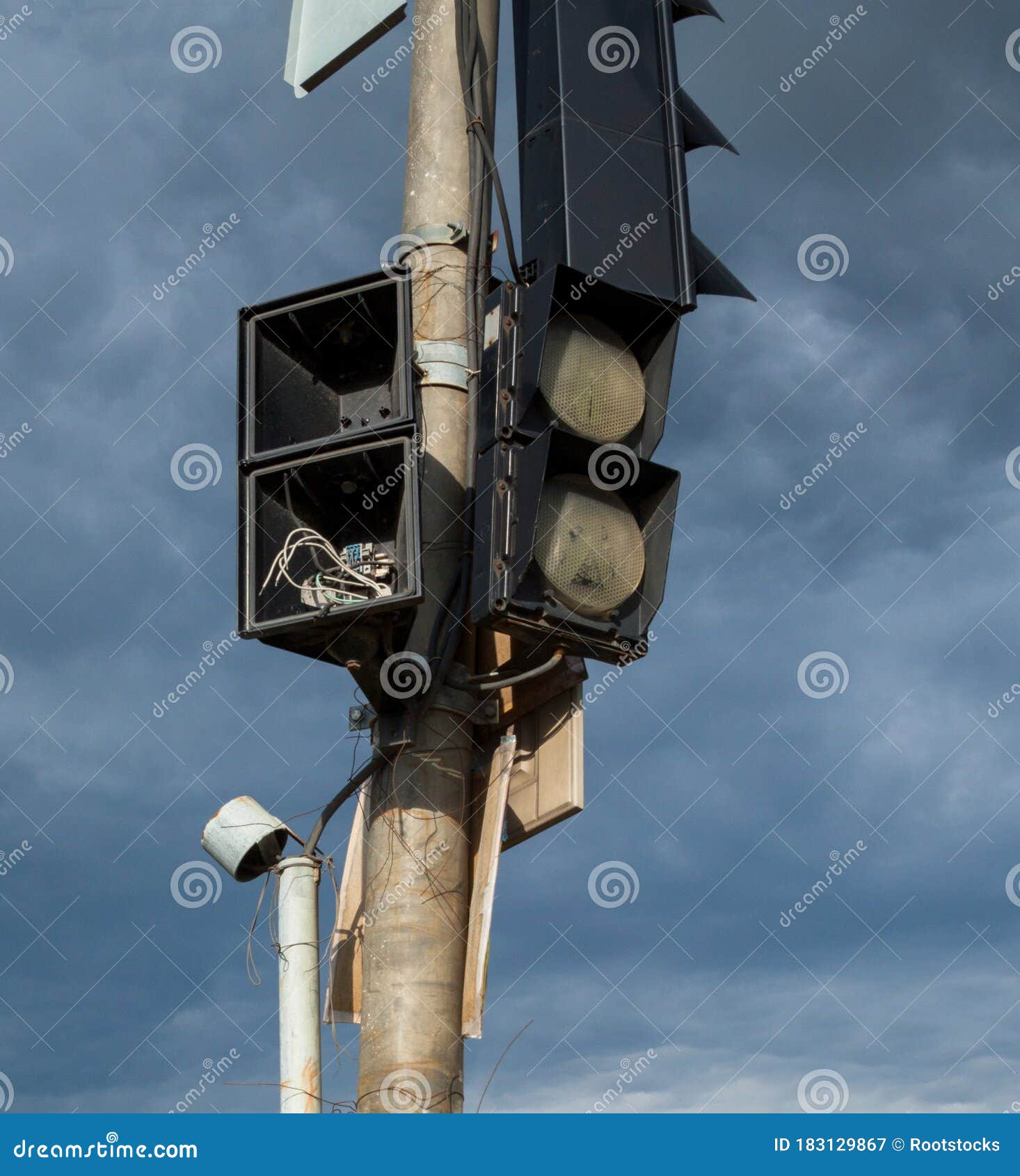Broken Traffic Lights on the Post Stock Image - Image of concept ...