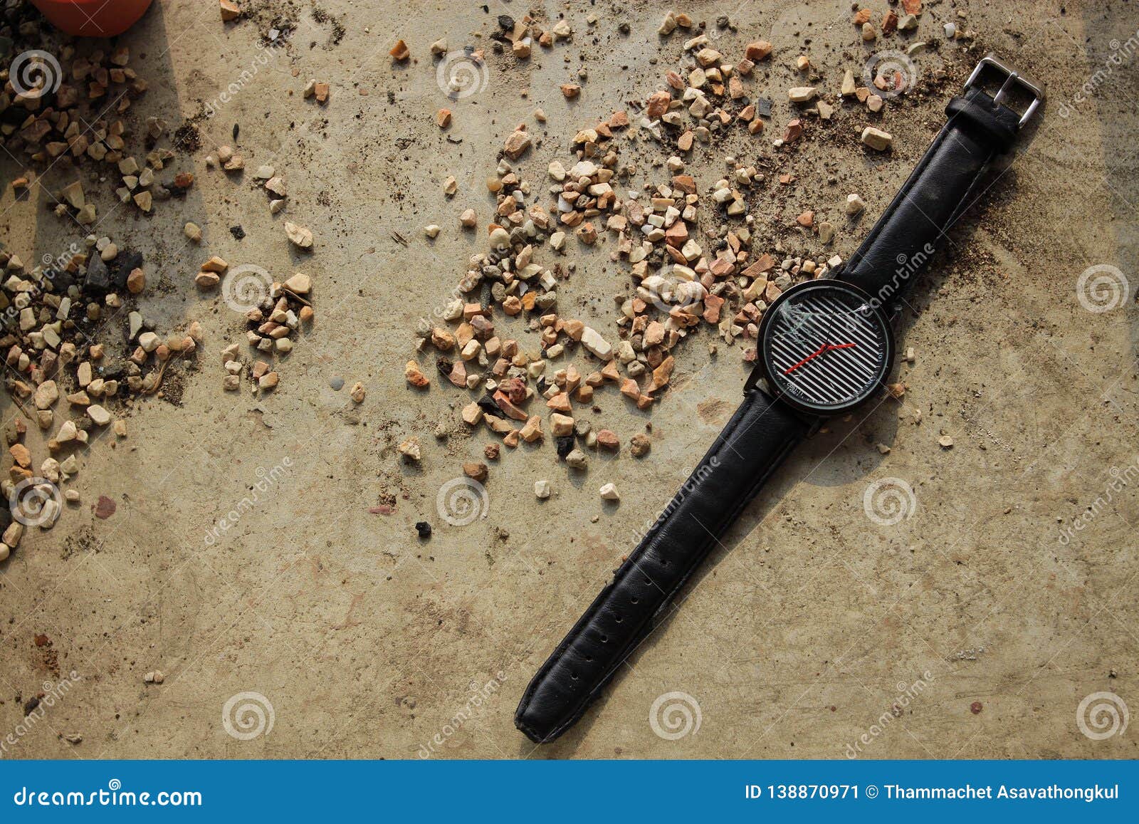 The broken watch stock image. Image of floor, dirty - 138870971