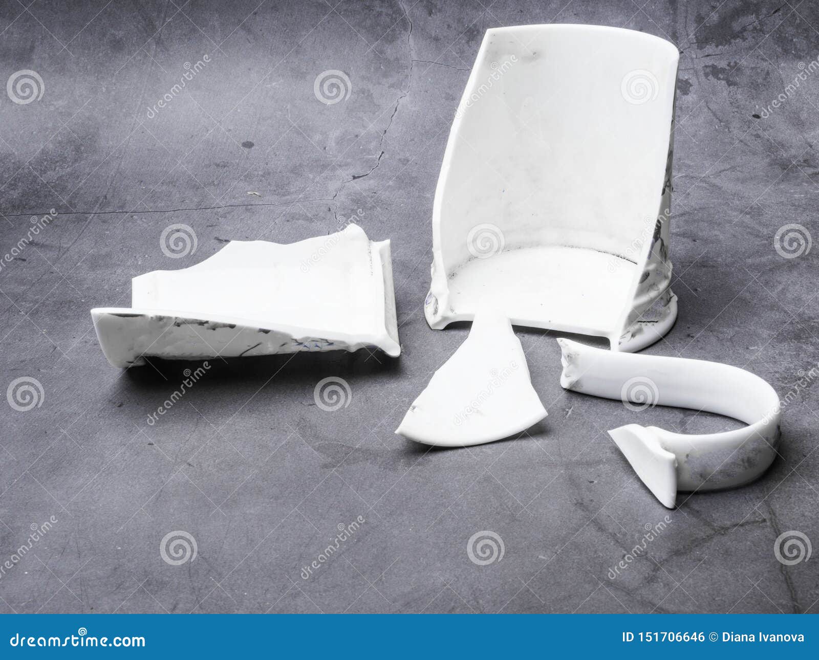 Broken Cup Pieces, Ceramic Mug Stock Photo - Image of destruction ...