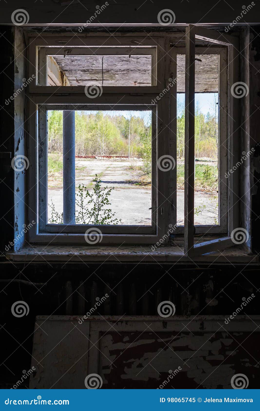 Broken Window in Abandoned House Stock Image - Image of wood, ruin ...
