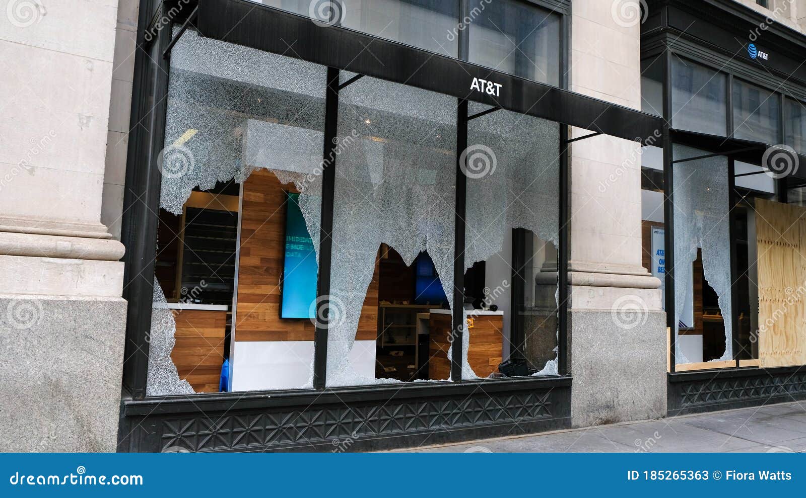 Broken Windows, at&T Store, Manhattan Editorial Stock Photo - Image of ...