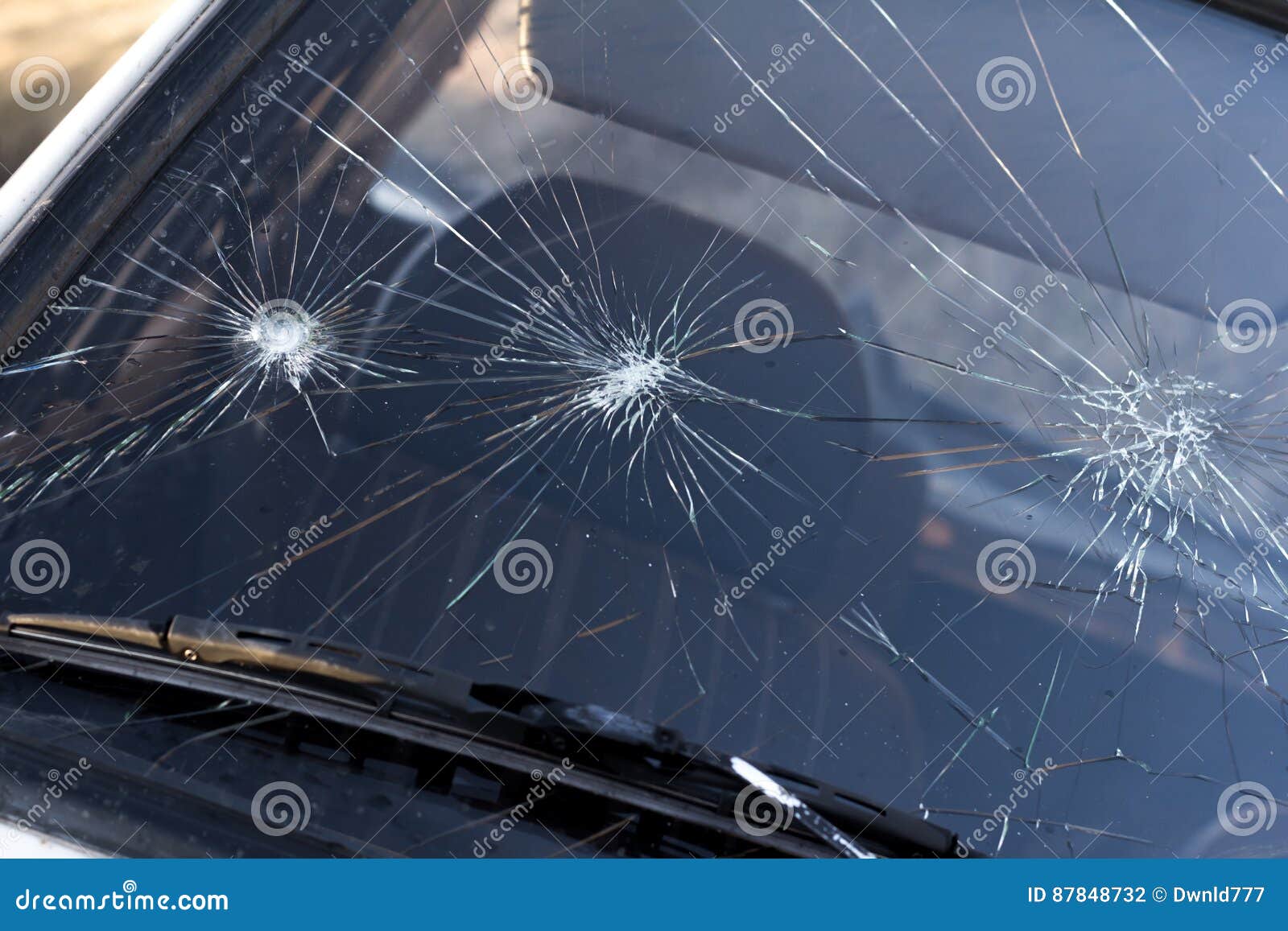 Broken windshield on car stock photo. Image of shatter - 87848732