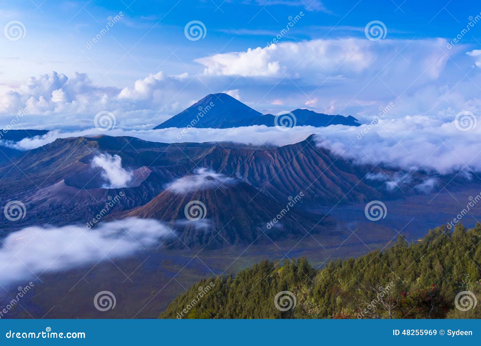Bromo mount early morning stock image. Image of cemoro - 48255969