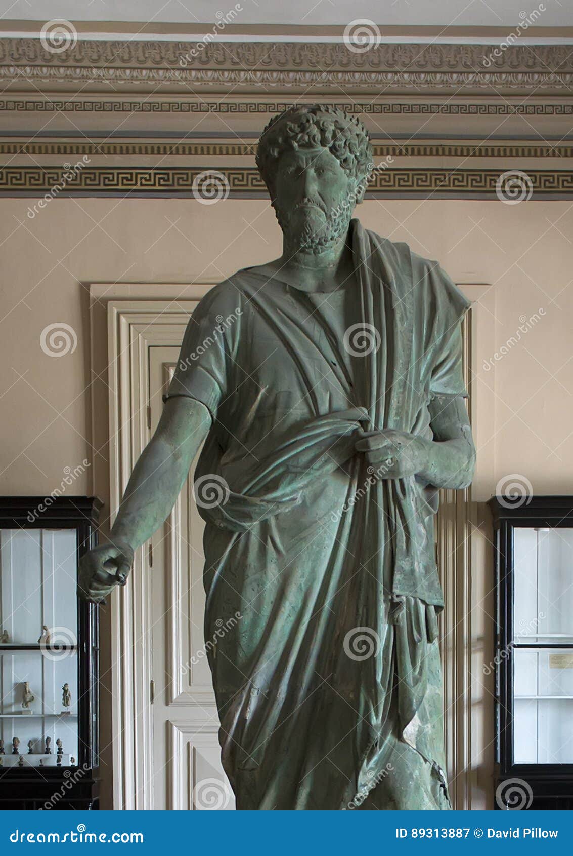 Bronsstandbeeld Van De Keizer Hadrian Redactionele Fotografie - Image ...